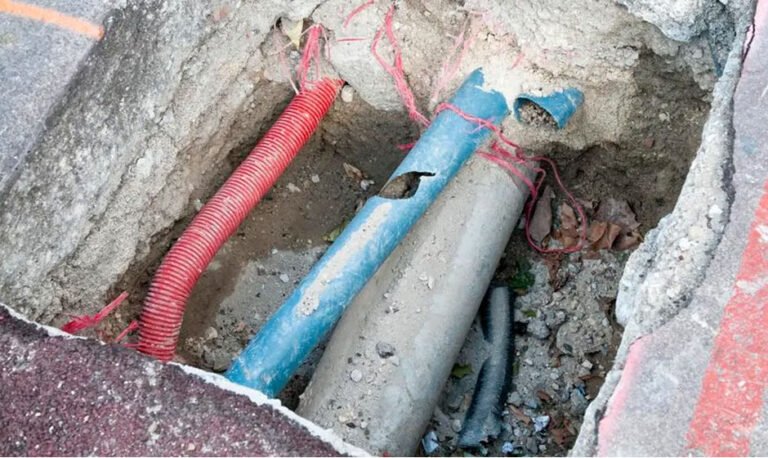 Common Signs of Damaged Pipes: When to Consider Pipe Relining - FlyAtn